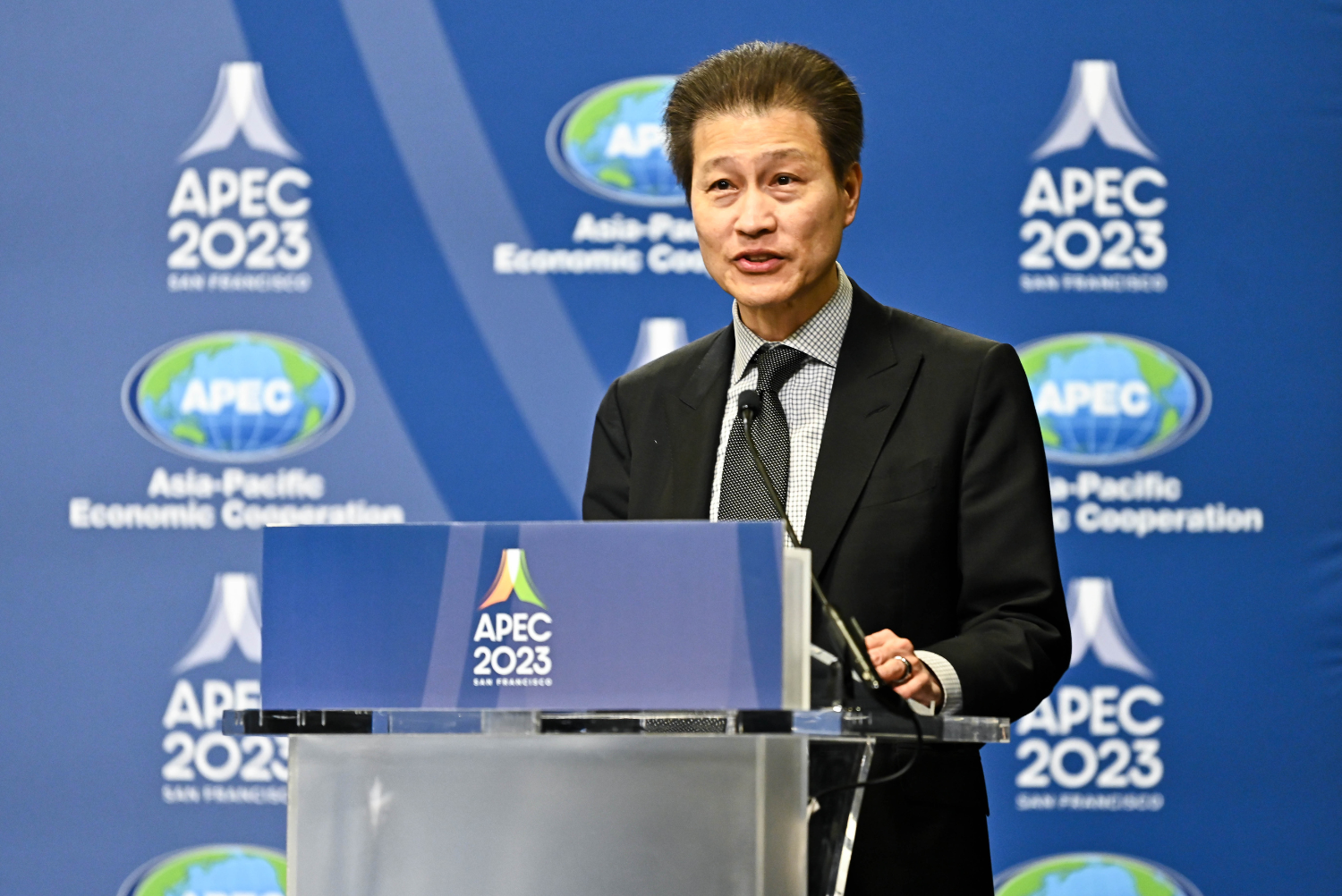 Business Leaders: Embrace Collaboration to Tackle Global Challenges in ...