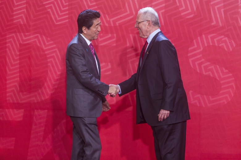 Leaders’ Handshake | APEC